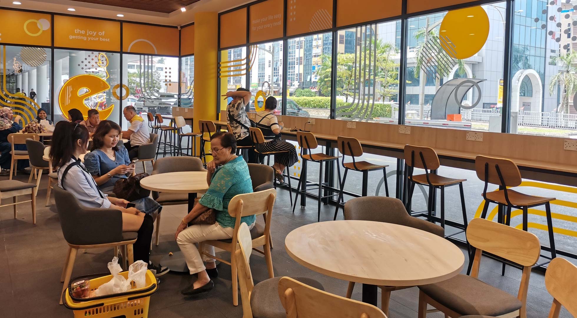 Working With Us - Emart Group